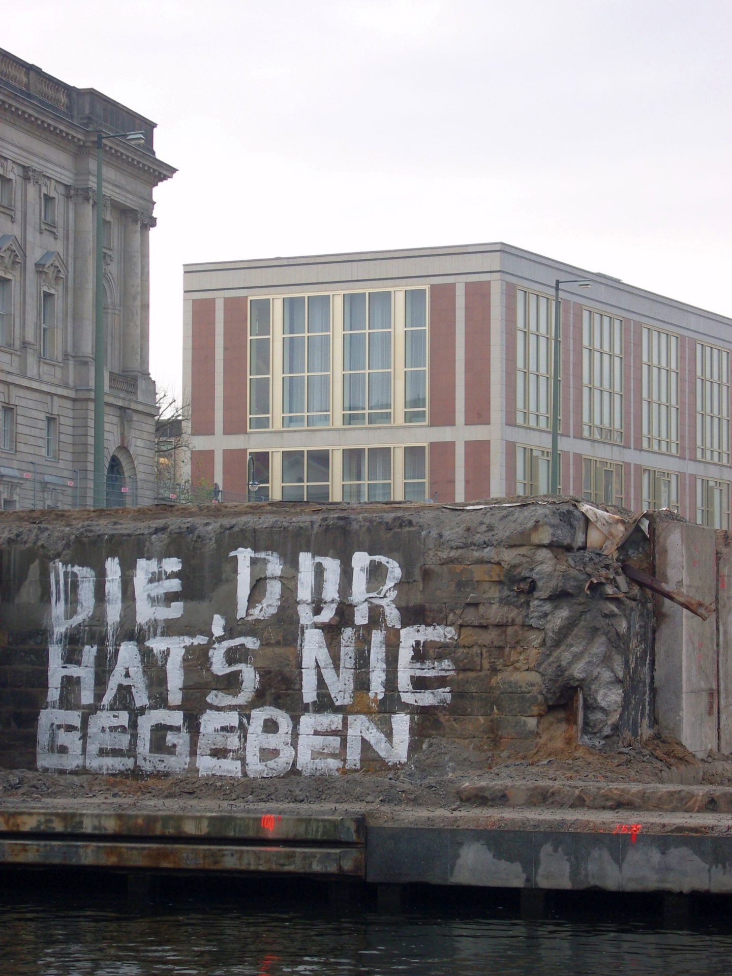 »Die DDR hat’s nie gegeben« | Blog – Der Palast der Republik ist Gegenwart